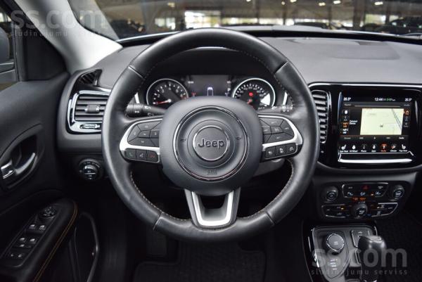 Pelēks Jeep Compass 2020 Rīga, ar dzinēja tilpumu 1.40 L un nobraukumu 121 tūkst. km par 13400 €, foto 10 vietnē AUTOMOTO.COM.LV