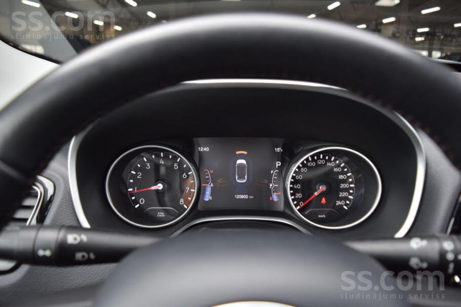 Pelēks Jeep Compass 2020 Rīga, ar dzinēja tilpumu 1.40 L un nobraukumu 121 tūkst. km par 13400 €, foto 12 vietnē AUTOMOTO.COM.LV
