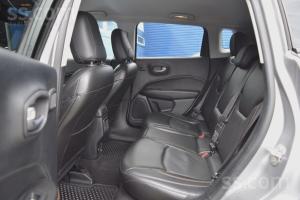 Pelēks Jeep Compass 2020 Rīga, ar dzinēja tilpumu 1.40 L un nobraukumu 121 tūkst. km par 13400 €, foto 14 vietnē AUTOMOTO.COM.LV