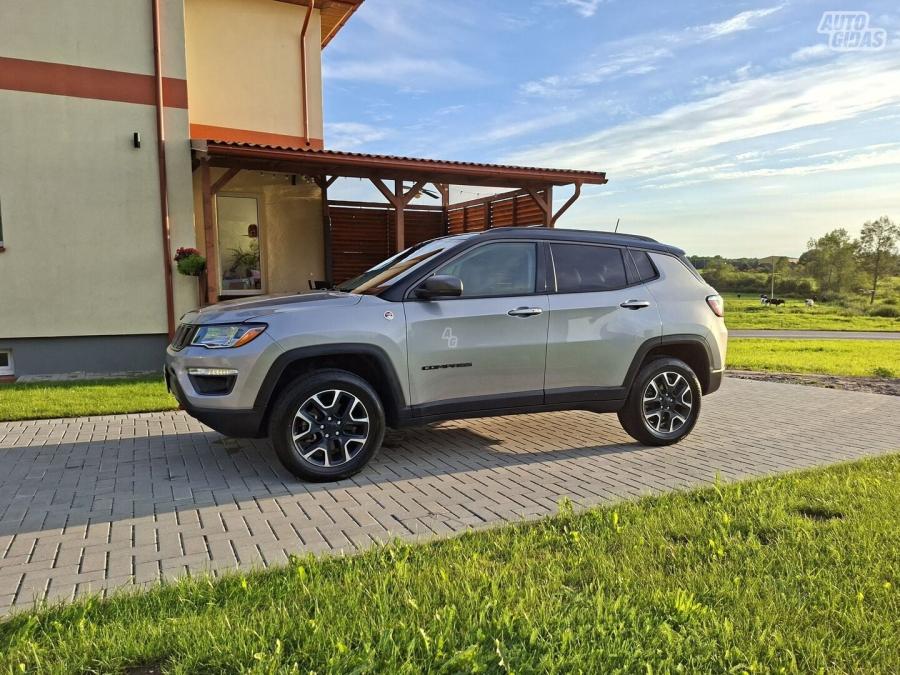 Grey Jeep Compass 2020 in Silale, with an engine capacity of 2.40 L and mileage of 181 thousand km for 13990 €, photo 4 on AUTOMOTO.COM.LV