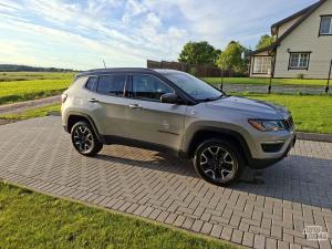 Grey Jeep Compass 2020 in Silale, with an engine capacity of 2.40 L and mileage of 181 thousand km for 13990 €, photo 5 on AUTOMOTO.COM.LV