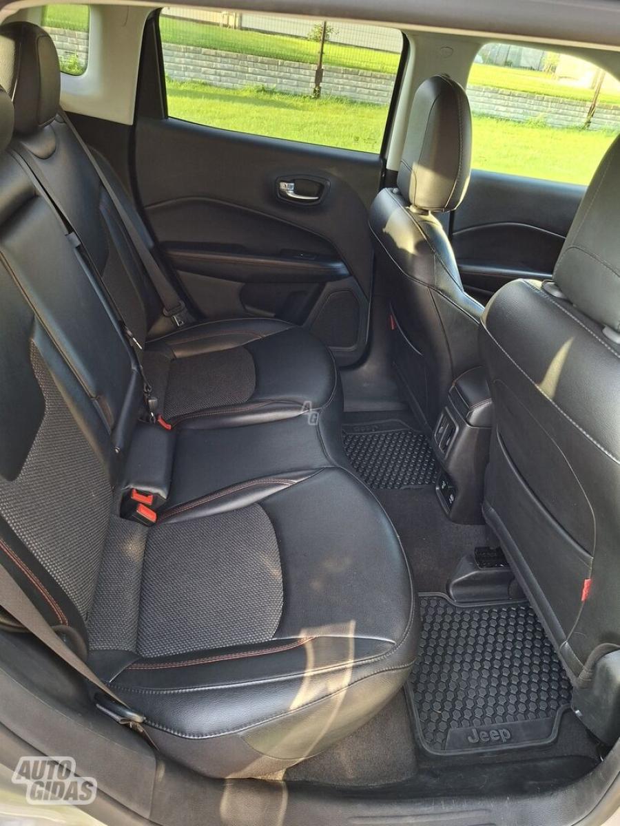 Grey Jeep Compass 2020 in Silale, with an engine capacity of 2.40 L and mileage of 181 thousand km for 13990 €, photo 15 on AUTOMOTO.COM.LV