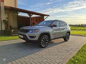 Pelēks Jeep Compass 2020 Šilalė, ar dzinēja tilpumu 2.36 L un nobraukumu 181 tūkst. km par 13990 €, foto  vietnē AUTOMOTO.COM.LV