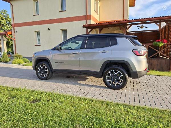 Grey Jeep Compass 2020 in Silale, with an engine capacity of 2.36 L and mileage of 181 thousand km for 13990 €, photo 3 on AUTOMOTO.COM.LV