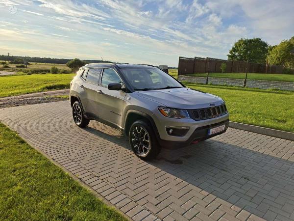Grey Jeep Compass 2020 in Silale, with an engine capacity of 2.36 L and mileage of 181 thousand km for 13990 €, photo 5 on AUTOMOTO.COM.LV