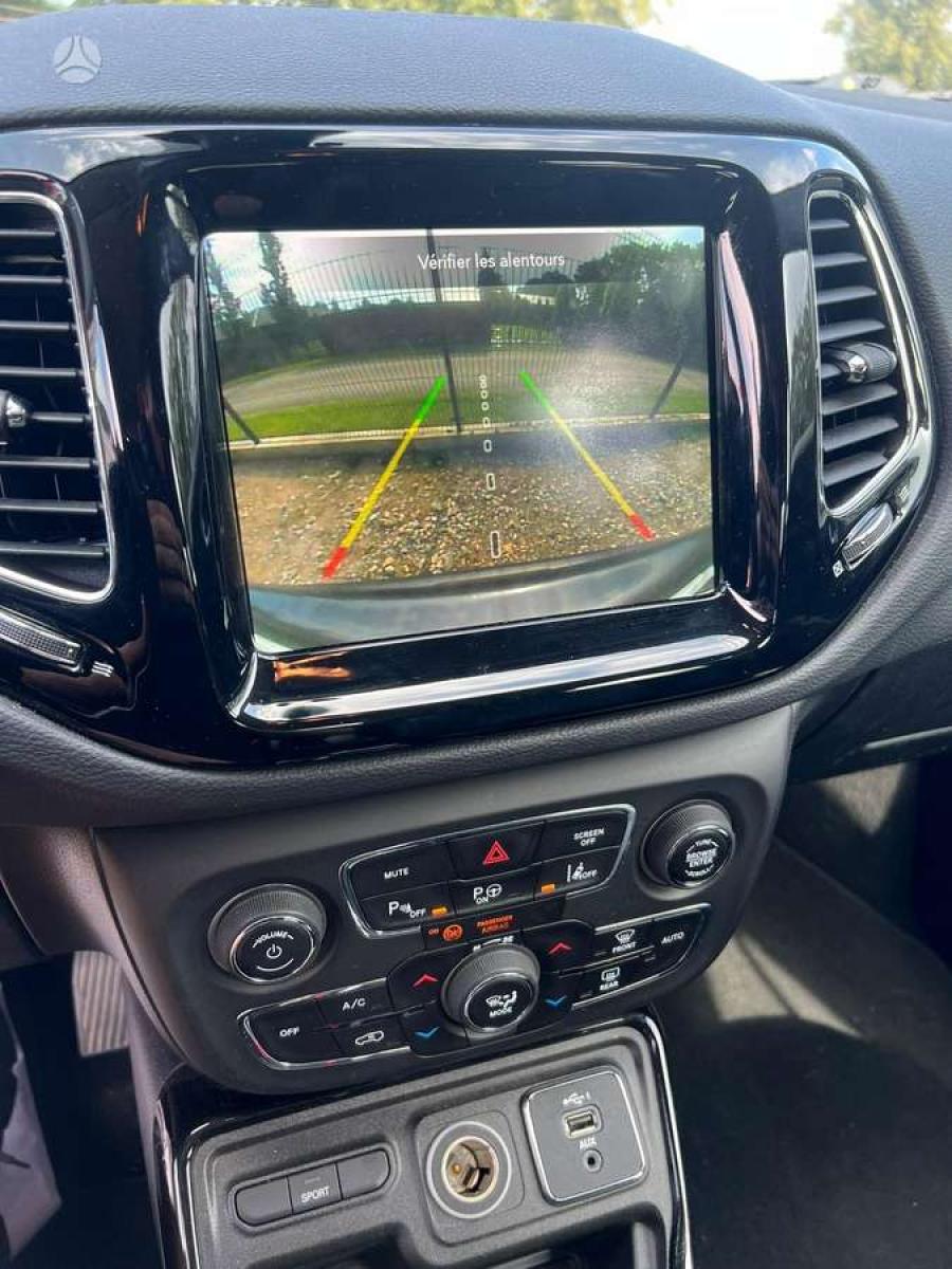 Grey Jeep Compass 2020 in Taurage, with an engine capacity of 1.33 L and mileage of 104 thousand km for 10000 €, photo 12 on AUTOMOTO.COM.LV