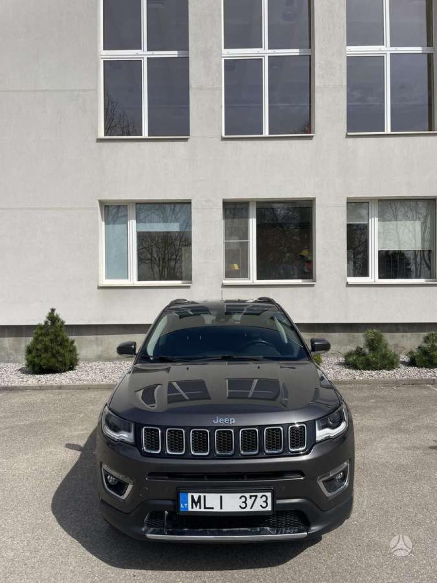 Grey Jeep Compass 2020 in Vilnius, with an engine capacity of 1.33 L and mileage of 84 thousand km for 16700 €, photo 3 on AUTOMOTO.COM.LV