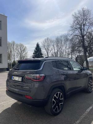 Grey Jeep Compass 2020 in Vilnius, with an engine capacity of 1.33 L and mileage of 84 thousand km for 16700 €, photo 6 on AUTOMOTO.COM.LV