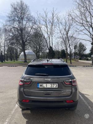 Grey Jeep Compass 2020 in Vilnius, with an engine capacity of 1.33 L and mileage of 84 thousand km for 16700 €, photo 7 on AUTOMOTO.COM.LV