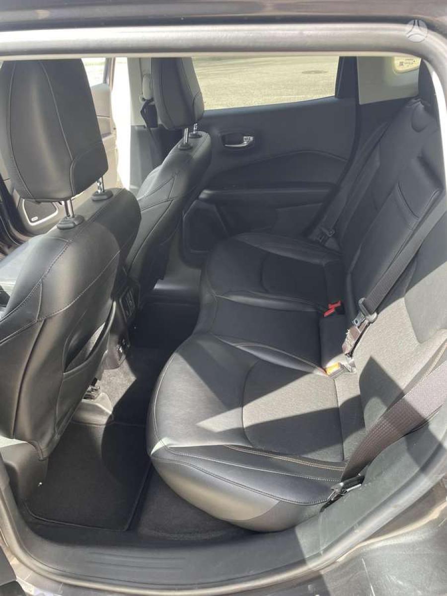 Grey Jeep Compass 2020 in Vilnius, with an engine capacity of 1.33 L and mileage of 84 thousand km for 16700 €, photo 14 on AUTOMOTO.COM.LV