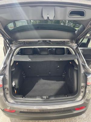 Grey Jeep Compass 2020 in Vilnius, with an engine capacity of 1.33 L and mileage of 84 thousand km for 16700 €, photo 15 on AUTOMOTO.COM.LV