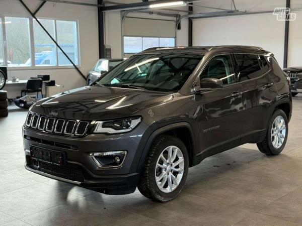 Pelēks Jeep Compass 2021 Kauņa, ar dzinēja tilpumu 1.30 L un nobraukumu 12 tūkst. km par 21646 €, foto 3 vietnē AUTOMOTO.COM.LV
