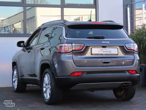 Pelēks Jeep Compass 2021 Kauņa, ar dzinēja tilpumu 1.30 L un nobraukumu 71 tūkst. km par 21594 €, foto 6 vietnē AUTOMOTO.COM.LV