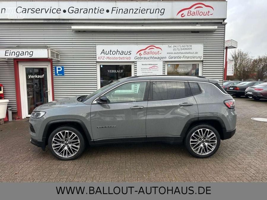Grey Jeep Compass 2021 in Kaunas, with an engine capacity of 1.30 L and mileage of 79 thousand km for 22694 €, photo 1 on AUTOMOTO.COM.LV