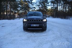 Grey Jeep Compass 2021 in Riga, with an engine capacity of 1.30 L and mileage of 78 thousand km for 14000 €, photo  on AUTOMOTO.COM.LV