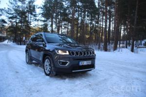 Grey Jeep Compass 2021 in Riga, with an engine capacity of 1.30 L and mileage of 78 thousand km for 14000 €, photo 3 on AUTOMOTO.COM.LV