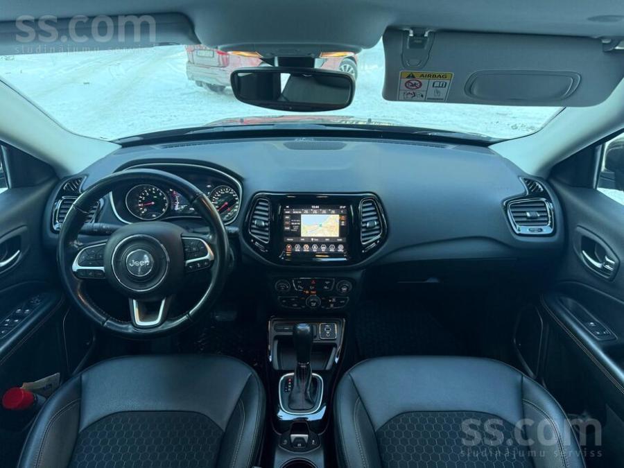 Grey Jeep Compass 2021 in Riga, with an engine capacity of 1.30 L and mileage of 78 thousand km for 14000 €, photo 8 on AUTOMOTO.COM.LV