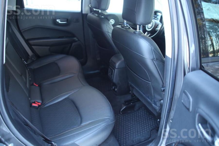 Grey Jeep Compass 2021 in Riga, with an engine capacity of 1.30 L and mileage of 78 thousand km for 14000 €, photo 11 on AUTOMOTO.COM.LV