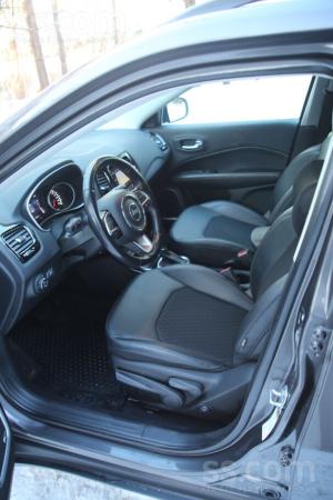 Grey Jeep Compass 2021 in Riga, with an engine capacity of 1.30 L and mileage of 78 thousand km for 14000 €, photo 14 on AUTOMOTO.COM.LV