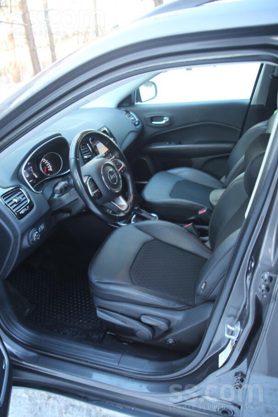 Grey Jeep Compass 2021 in Riga, with an engine capacity of 1.30 L and mileage of 78 thousand km for 14000 €, photo 14 on AUTOMOTO.COM.LV