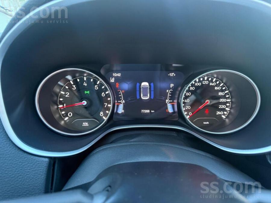 Grey Jeep Compass 2021 in Riga, with an engine capacity of 1.30 L and mileage of 78 thousand km for 14000 €, photo 15 on AUTOMOTO.COM.LV