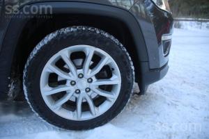 Grey Jeep Compass 2021 in Riga, with an engine capacity of 1.30 L and mileage of 78 thousand km for 14000 €, photo 17 on AUTOMOTO.COM.LV