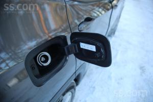Grey Jeep Compass 2021 in Riga, with an engine capacity of 1.30 L and mileage of 78 thousand km for 14000 €, photo 18 on AUTOMOTO.COM.LV