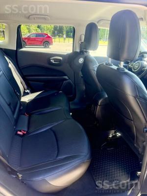 Pelēks Jeep Compass 2021 Rīga, ar dzinēja tilpumu 1.30 L un nobraukumu 80 tūkst. km par 16795 €, foto 12 vietnē AUTOMOTO.COM.LV