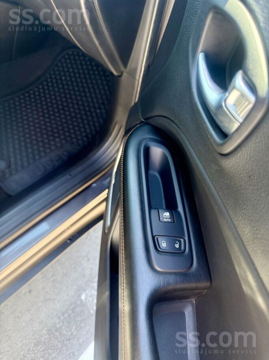 Pelēks Jeep Compass 2021 Rīga, ar dzinēja tilpumu 1.30 L un nobraukumu 80 tūkst. km par 16795 €, foto 14 vietnē AUTOMOTO.COM.LV