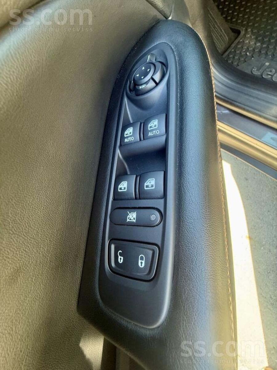 Pelēks Jeep Compass 2021 Rīga, ar dzinēja tilpumu 1.30 L un nobraukumu 80 tūkst. km par 16795 €, foto 15 vietnē AUTOMOTO.COM.LV