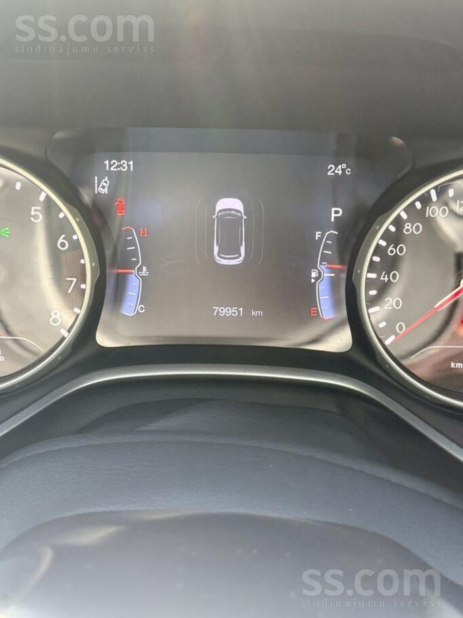 Pelēks Jeep Compass 2021 Rīga, ar dzinēja tilpumu 1.30 L un nobraukumu 80 tūkst. km par 16795 €, foto 16 vietnē AUTOMOTO.COM.LV