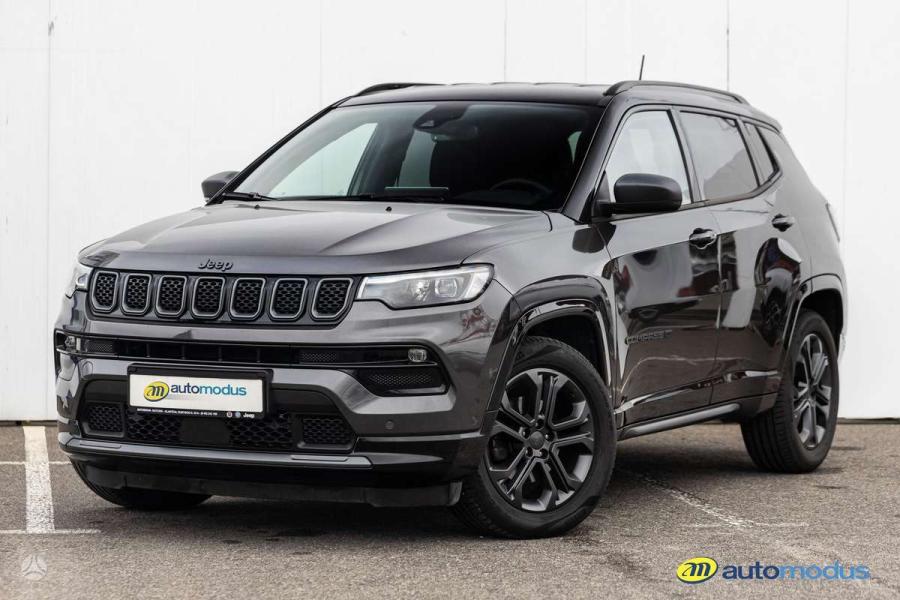 Pelēks Jeep Compass 2021 Viļņa, ar dzinēja tilpumu 1.33 L un nobraukumu 130 tūkst. km par 18880 €, foto 1 vietnē AUTOMOTO.COM.LV