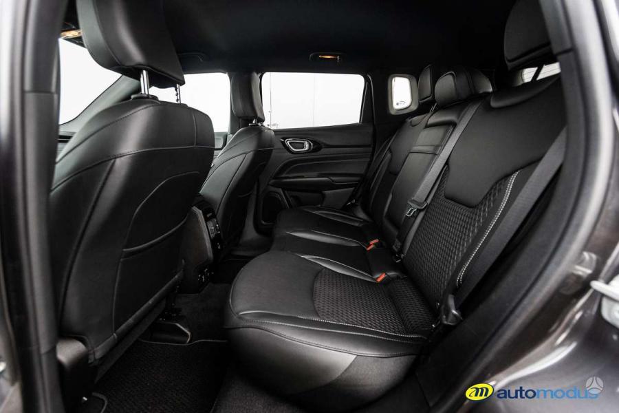 Pelēks Jeep Compass 2021 Viļņa, ar dzinēja tilpumu 1.33 L un nobraukumu 130 tūkst. km par 18880 €, foto 5 vietnē AUTOMOTO.COM.LV