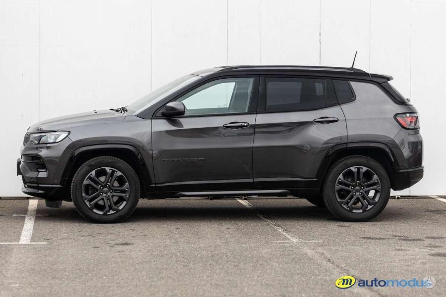 Pelēks Jeep Compass 2021 Viļņa, ar dzinēja tilpumu 1.33 L un nobraukumu 130 tūkst. km par 18880 €, foto 24 vietnē AUTOMOTO.COM.LV
