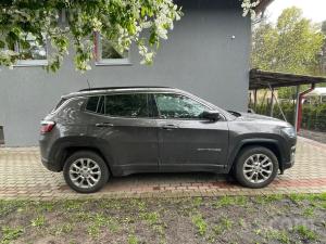 Pelēks Jeep Compass 2021 Jūrmala, ar dzinēja tilpumu 1.60 L un nobraukumu 70 tūkst. km par 15100 €, foto 1 vietnē AUTOMOTO.COM.LV