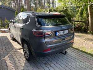 Grey Jeep Compass 2021 in Jurmala, with an engine capacity of 1.60 L and mileage of 70 thousand km for 13100 €, photo 5 on AUTOMOTO.COM.LV