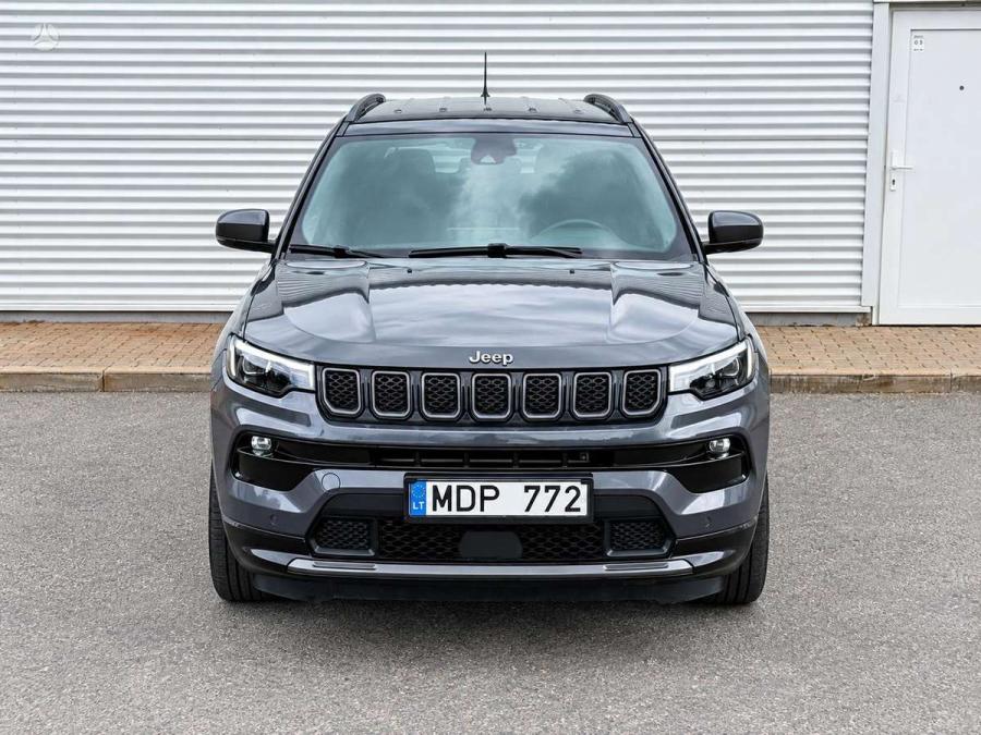 Pelēks Jeep Compass 2021 Viļņa, ar dzinēja tilpumu 1.33 L un nobraukumu 130 tūkst. km par 16950 €, foto 6 vietnē AUTOMOTO.COM.LV