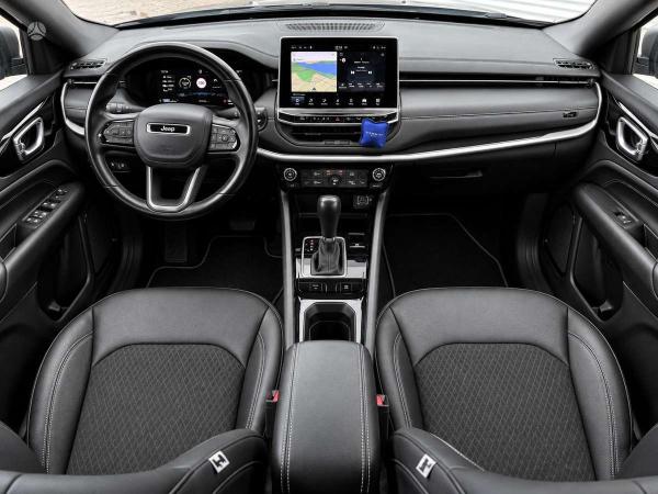 Jeep Compass 2021 in Vilnius on AUTOMOTO.COM.LV Grey Jeep Compass 2021 in Vilnius, with an engine capacity of 1.33 L and mileage of 130 thousand km for 16950 β¬, photo 7 on AUTOMOTO.COM.LV