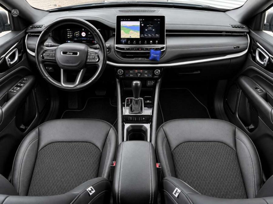 Pelēks Jeep Compass 2021 Viļņa, ar dzinēja tilpumu 1.33 L un nobraukumu 130 tūkst. km par 16950 €, foto 7 vietnē AUTOMOTO.COM.LV