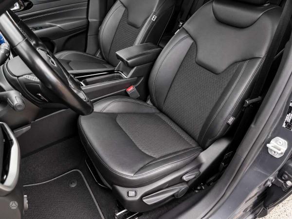 Jeep Compass 2021 in Vilnius on AUTOMOTO.COM.LV Grey Jeep Compass 2021 in Vilnius, with an engine capacity of 1.33 L and mileage of 130 thousand km for 16950 β¬, photo 8 on AUTOMOTO.COM.LV
