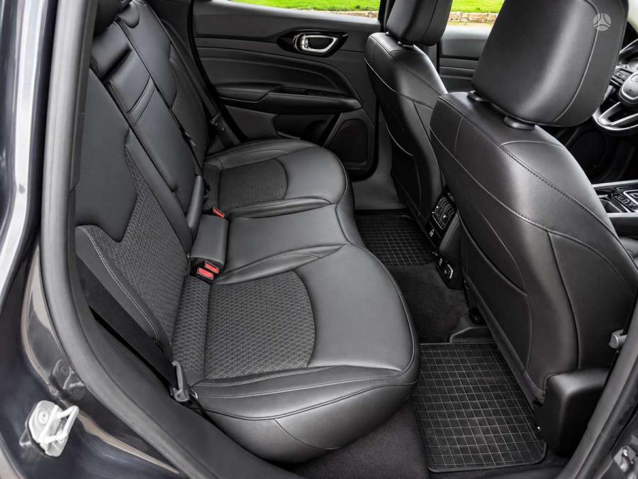Pelēks Jeep Compass 2021 Viļņa, ar dzinēja tilpumu 1.33 L un nobraukumu 130 tūkst. km par 16950 €, foto 11 vietnē AUTOMOTO.COM.LV