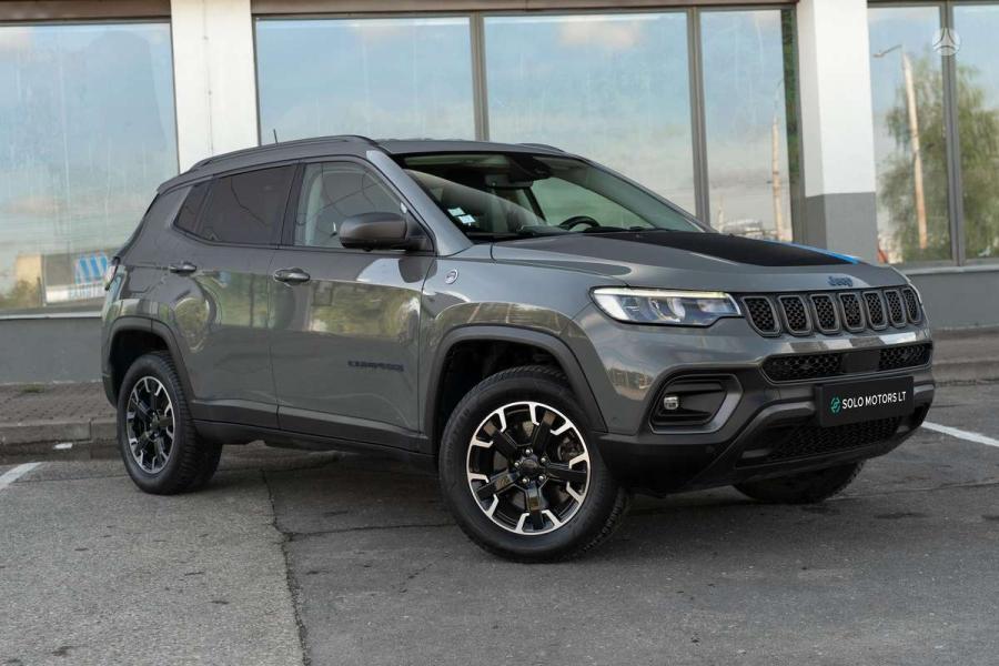 Pelēks Jeep Compass 2021 Viļņa, ar dzinēja tilpumu 1.33 L un nobraukumu 131 tūkst. km par 19555 €, foto 1 vietnē AUTOMOTO.COM.LV