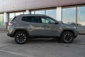 Pelēks Jeep Compass 2021 Viļņa, ar dzinēja tilpumu 1.33 L un nobraukumu 131 tūkst. km par 19555 €, foto 5 vietnē AUTOMOTO.COM.LV