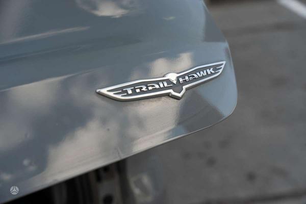 Jeep Compass 2021 Viļņa vietnē Pelēks Jeep Compass 2021 Viļņa, ar dzinēja tilpumu 1.33 L un nobraukumu 131 tūkst. km par 19555 €, foto 11 vietnē AUTOMOTO.COM.LV