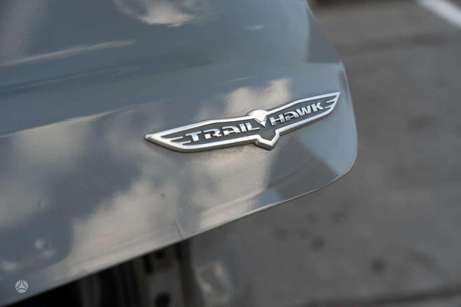 Pelēks Jeep Compass 2021 Viļņa, ar dzinēja tilpumu 1.33 L un nobraukumu 131 tūkst. km par 19555 €, foto 11 vietnē AUTOMOTO.COM.LV