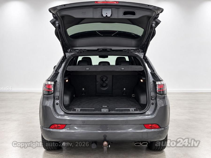 Pelēks Jeep Compass 2021 Tallina, ar dzinēja tilpumu 0.00 L un nobraukumu 195 tūkst. km par 15999 €, foto 12 vietnē AUTOMOTO.COM.LV