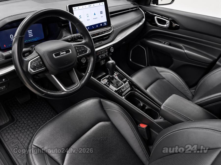 Pelēks Jeep Compass 2021 Tallina, ar dzinēja tilpumu 0.00 L un nobraukumu 195 tūkst. km par 15999 €, foto 15 vietnē AUTOMOTO.COM.LV