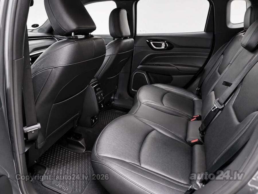 Pelēks Jeep Compass 2021 Tallina, ar dzinēja tilpumu 0.00 L un nobraukumu 195 tūkst. km par 15999 €, foto 16 vietnē AUTOMOTO.COM.LV
