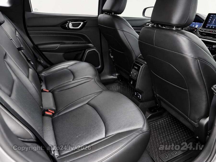 Pelēks Jeep Compass 2021 Tallina, ar dzinēja tilpumu 0.00 L un nobraukumu 195 tūkst. km par 15999 €, foto 17 vietnē AUTOMOTO.COM.LV