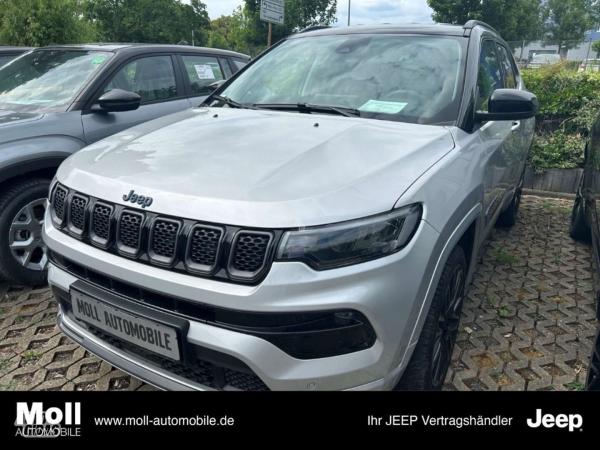 Grey Jeep Compass 2022 in Kaunas, with an engine capacity of 1.30 L and mileage of 29 thousand km for 32597 €, photo 1 on AUTOMOTO.COM.LV